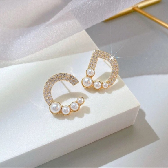 Jewelry | Cd Letters Pearl Stud Earrings Lightweight With Pin And Hook ...